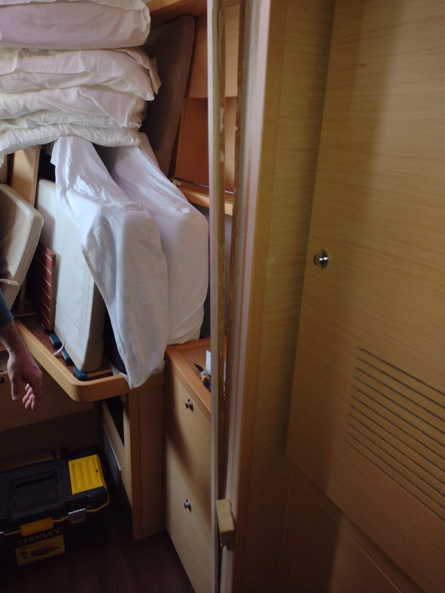 Lagoon 450 bulkhead inspection